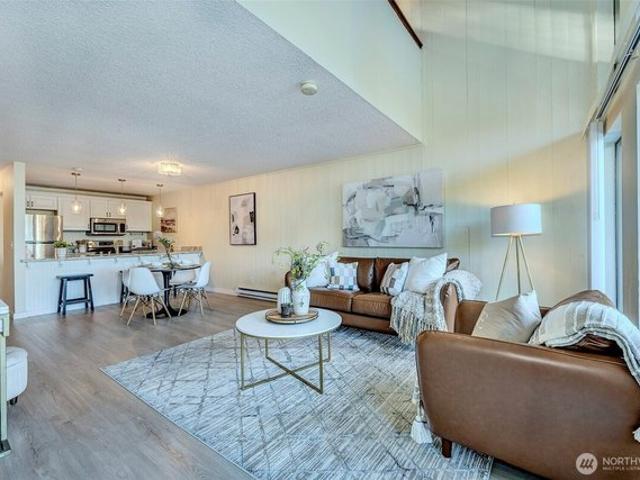 13872 NE 60th Way Apt 114, Redmond, WA 98052
