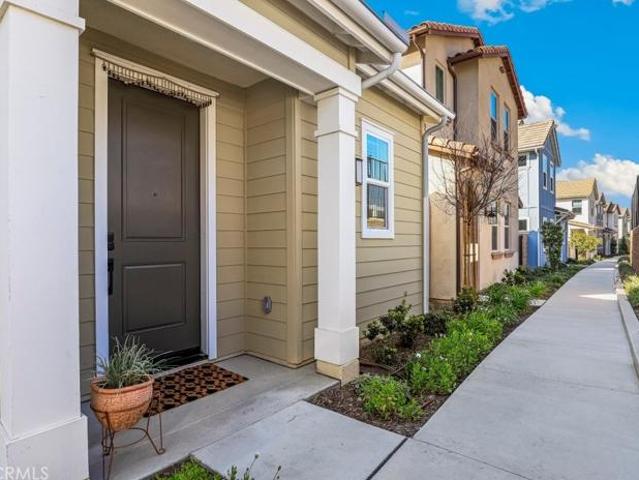 13878 Gazania Ln, Fontana, CA 92336