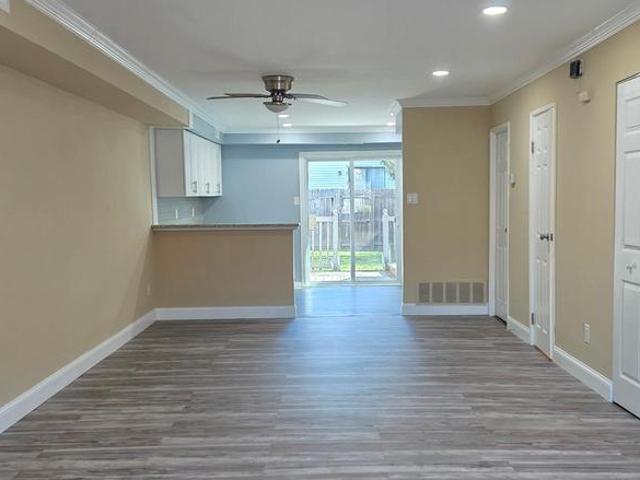 1387 Abbey Way