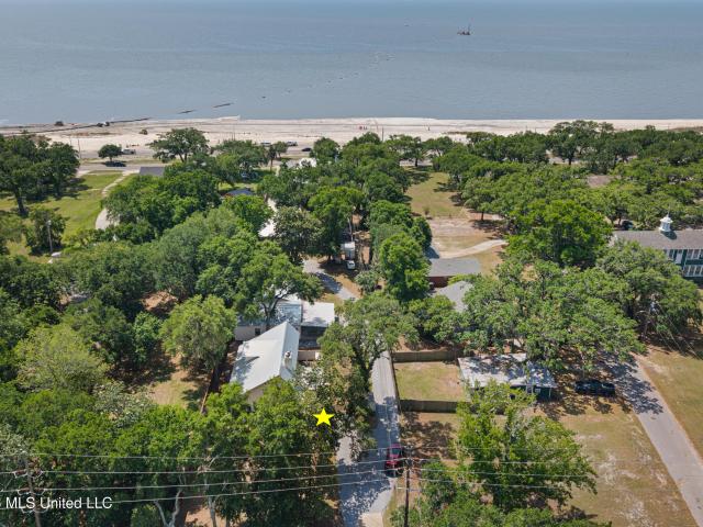 1387 Father Ryan Ave, Biloxi, MS 39530 | MLS #4147 | Compass