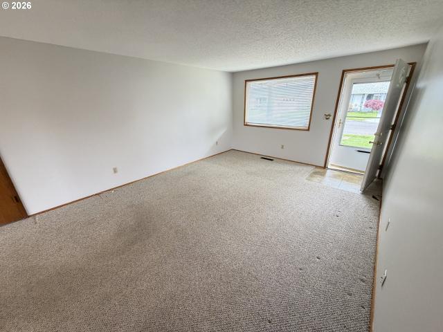 1387 Hampton Way, Woodburn, OR 97071 | MLS #680435 | Compass