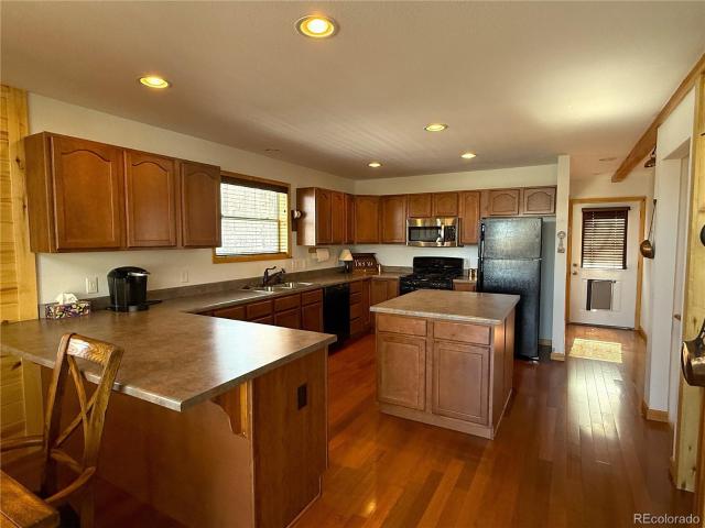 1387 high creek road