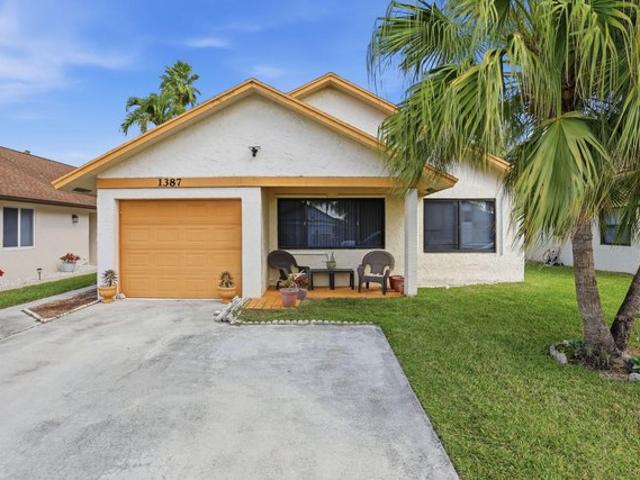 1387 Longarzo Pl, West Palm Beach, FL 33415