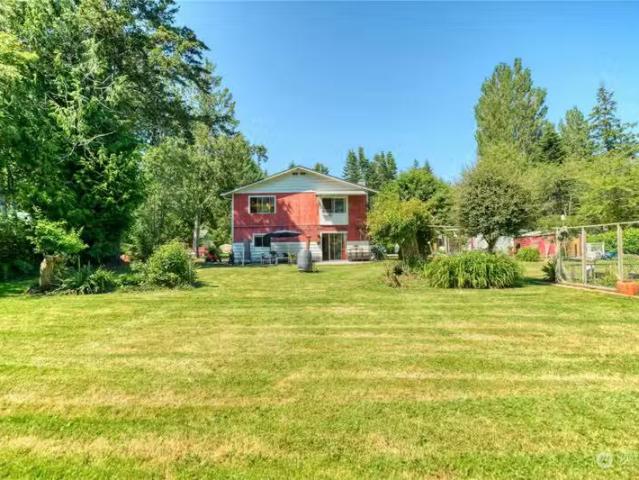 1387 PARK LN, POINT ROBERTS, WA 98281 Single Family Residence.
