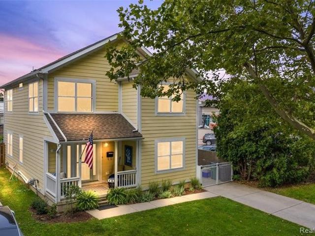 1387 Smith Ave, Birmingham, MI 48009