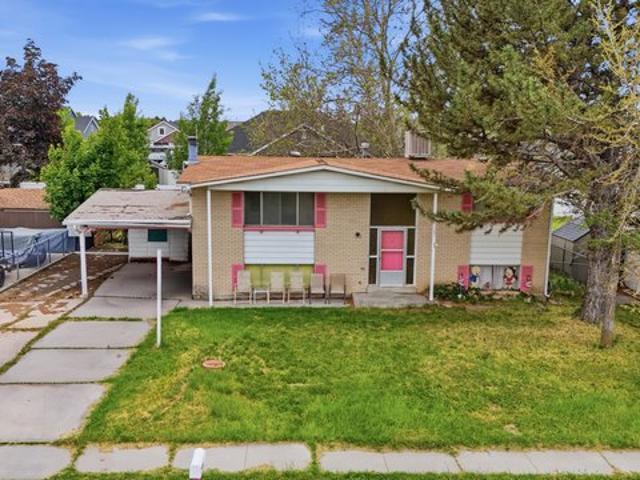 1387 W 2600 N, Clinton, UT 84015