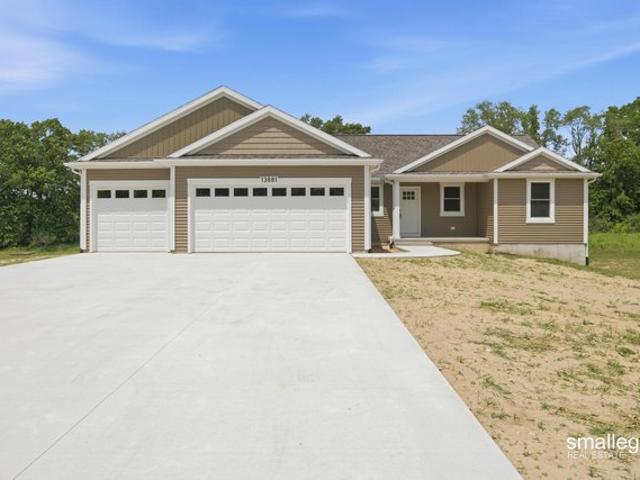 13881 Meadow Oak Dr NE, Greenville, MI 48838