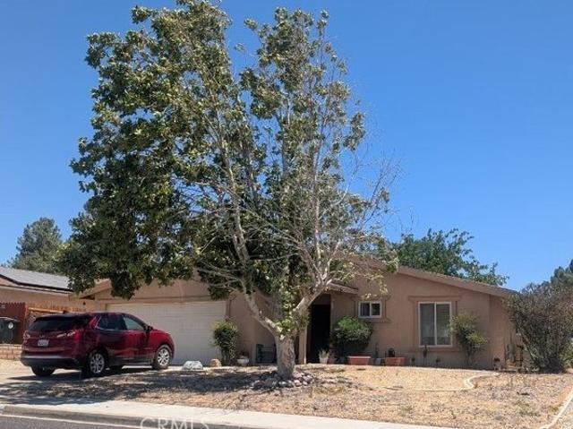 13887 Oakmont Dr, Victorville, CA 92395