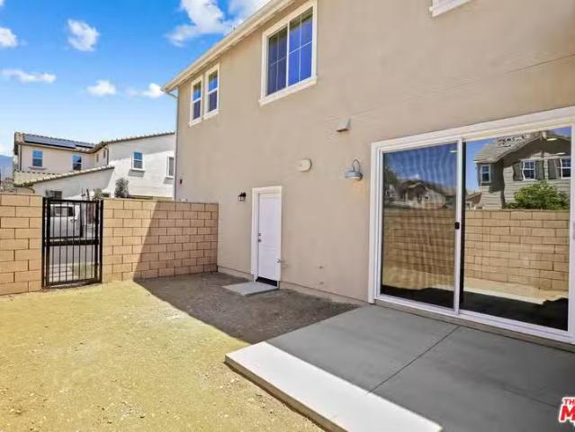 13889 Bell Wy Houses in Fontana, CA