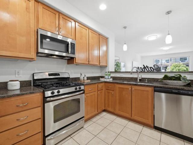 1388 Broadway 285