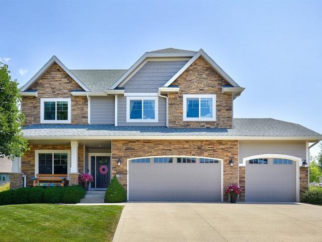 1388 S Sugar Creek Ct, West Des Moines, IA 50266