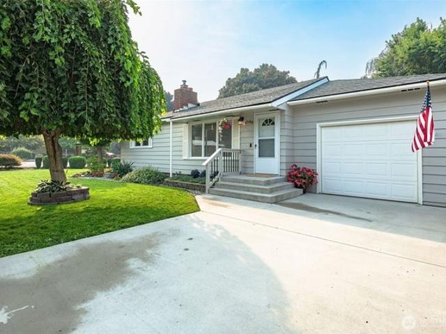 1388 Tedford St SE, East Wenatchee, WA 98802