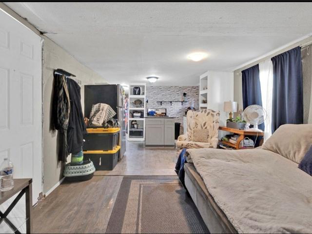 13892 Pioneer Rd SPC 17, Apple Valley, CA