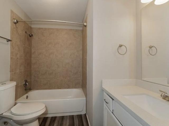 13899 Charleswood Ct, Fishers, IN 46038