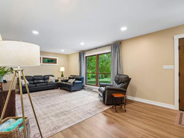 1389 Glenbrook Dr