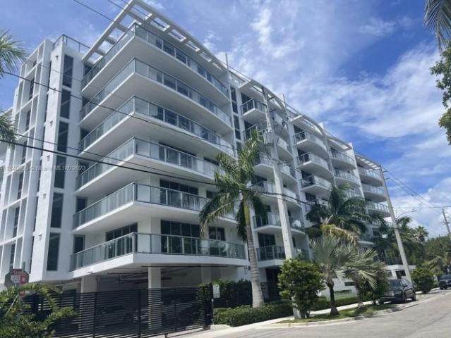 13800 Highland Dr #307, North Miami Beach, FL 33181