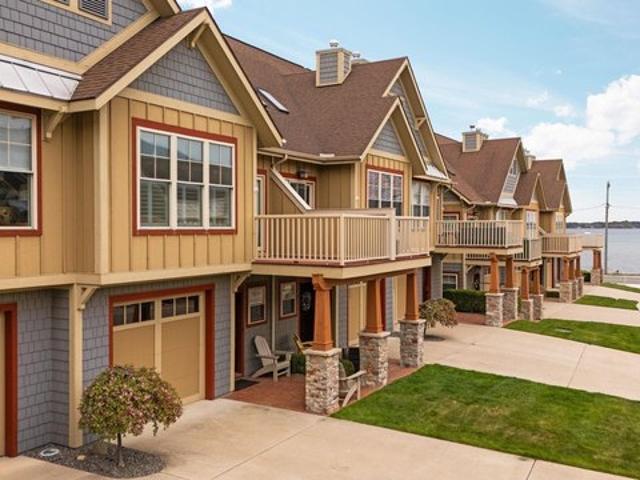 13800 SW Bay Shore Dr, Traverse City, MI 49684