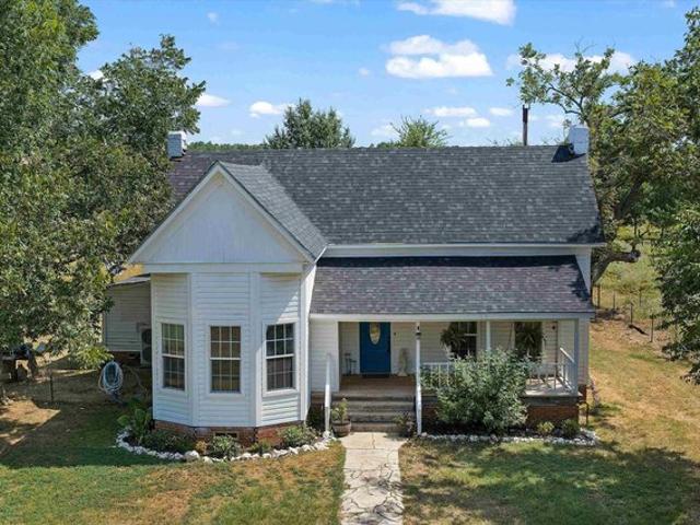 13807 County Road 3155 S, Mount Enterprise, TX 75681