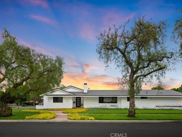 1380 Bryant Rd, Long Beach, CA 90815