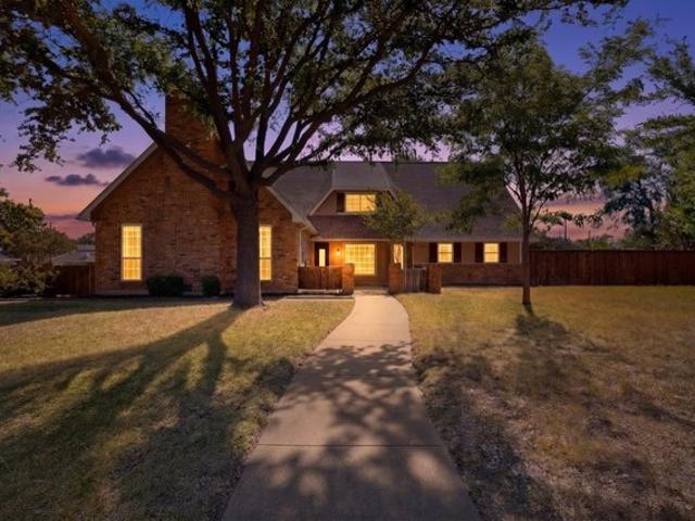 1380 Green Hills Ct, Duncanville, TX 75137