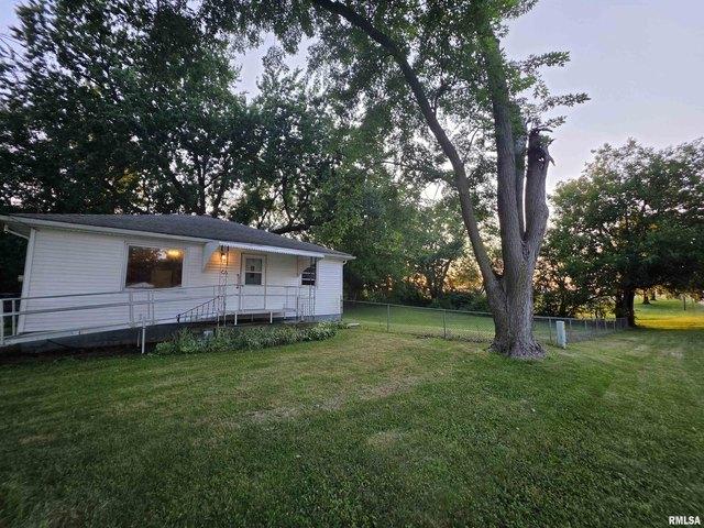 1380 Knox Highway 9, Knoxville, IL 61448