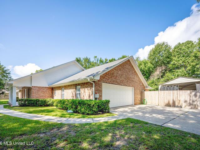 13813 Puerto Drive