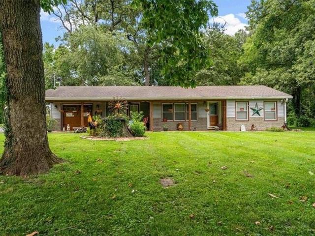13810 Byars Rd, Grandview, MO 64030