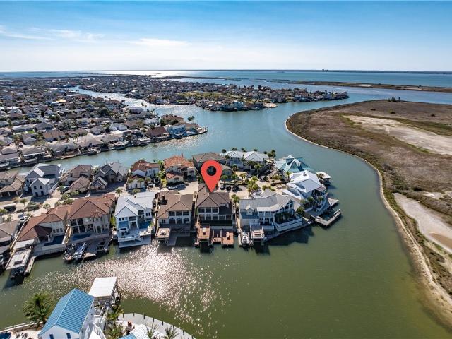 13810 Captains Row