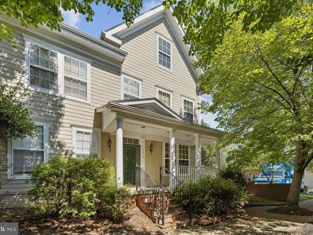 13810 Custis Sq, Woodbridge, VA 22191