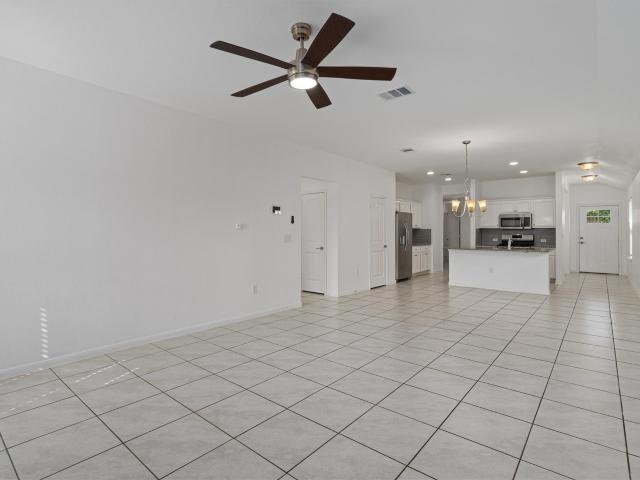 13810 Geelong Dr