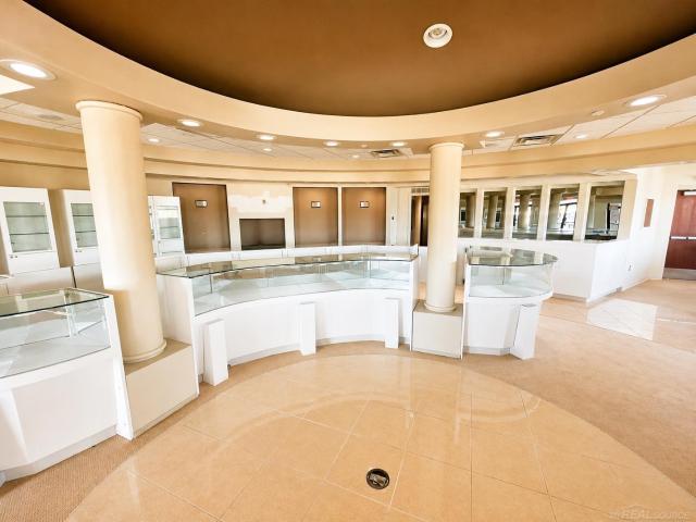 13810 Lakeside Circle