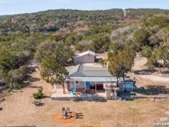 13812 Park Road 37, Lakehills, TX 78063