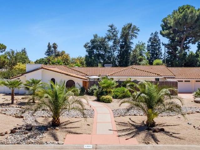 1381 E Revere Rd, Fresno, CA 93720
