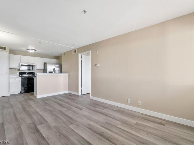 1381 E University Ave, Unit 204, Las Vegas, NV 89119 | MLS #2765