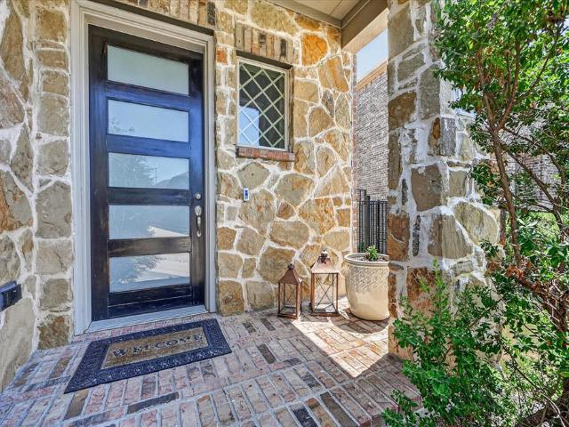 1381 Elaine Drive