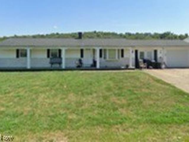 1381 Harris Hwy, Parkersburg, WV 26101