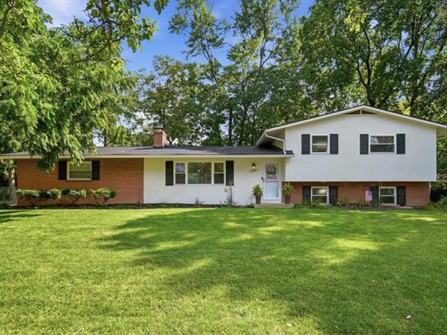 1381 Zollinger Rd, Columbus, OH 43221