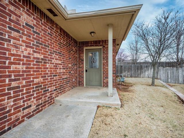 13823 Oxford Drive