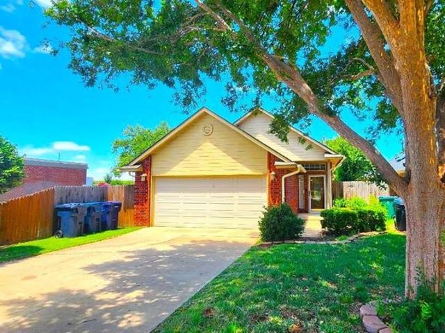 13821 Pawnee Dr, Edmond, OK 73013