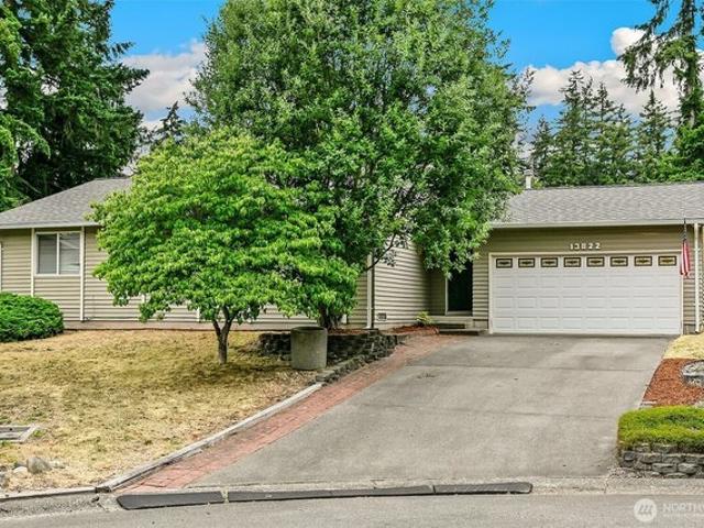 13822 SE 163rd St, Renton, WA 98058