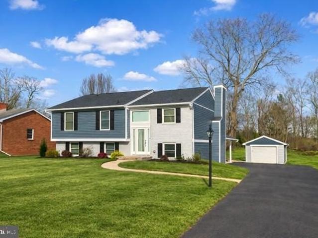 13825 Woodland Heights Dr, Hagerstown, MD 21742