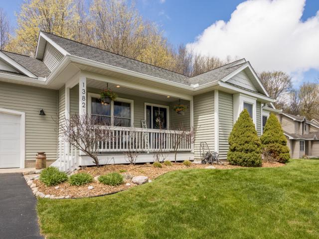 1382 Elk Run