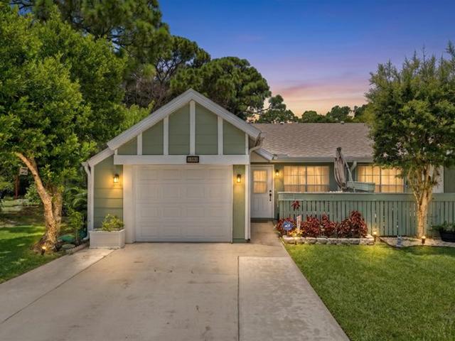 1382 SE Rivergreen Cir, Port Saint Lucie, FL 34952