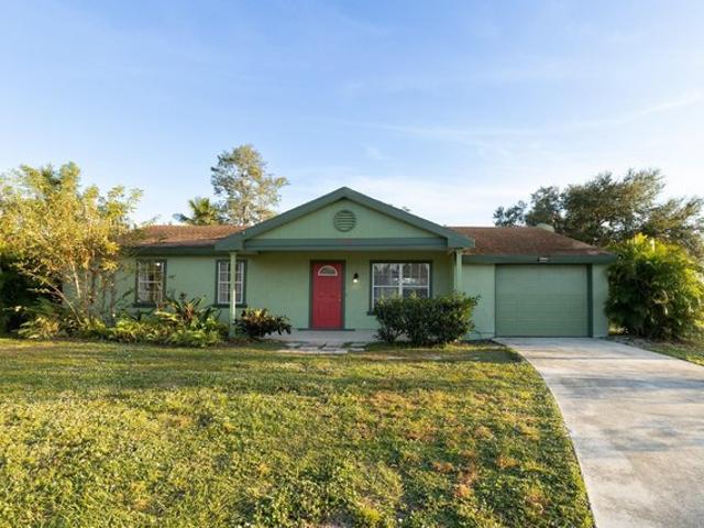 1382 SE Vestridge Ln, Port Saint Lucie, FL 34952