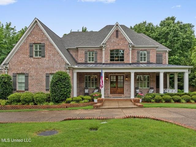 13833 Valley Oaks Dr S, Olive Branch, MS 38654