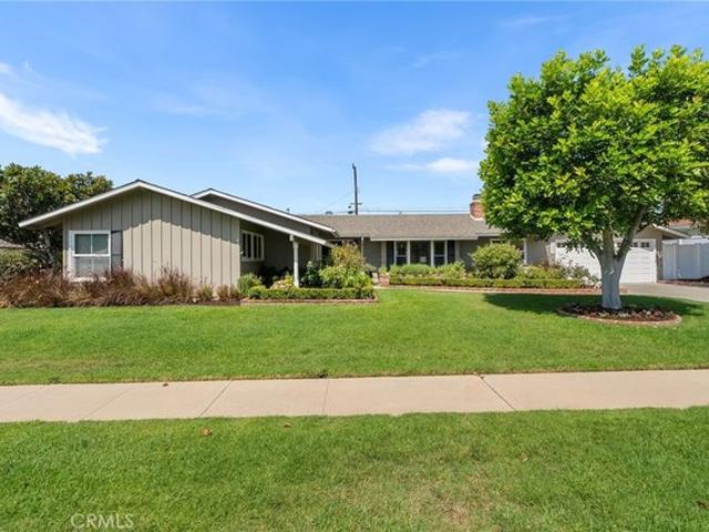 13831 Winthrope St, North Tustin, CA 92705