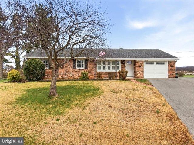 13835 Northcrest Rd, Hagerstown, MD 21742