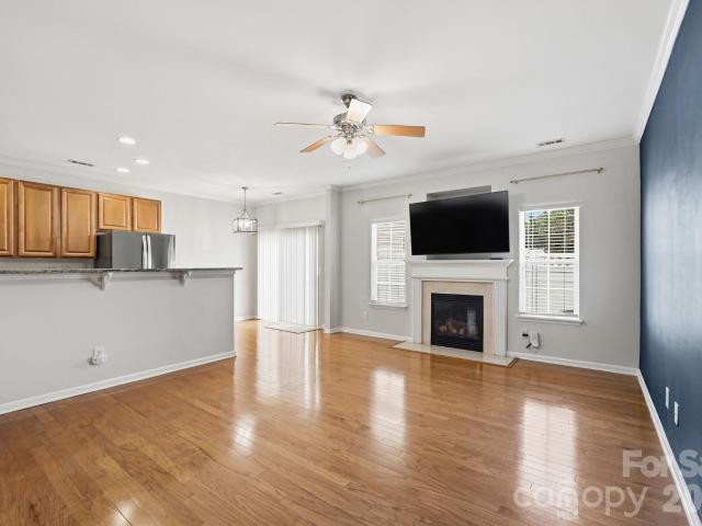 13838 Singleleaf Lane