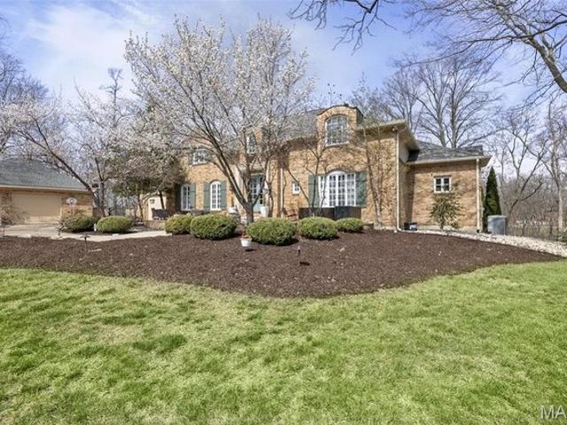 1383 Ivey Brook Ln, Lebanon, IL 62254