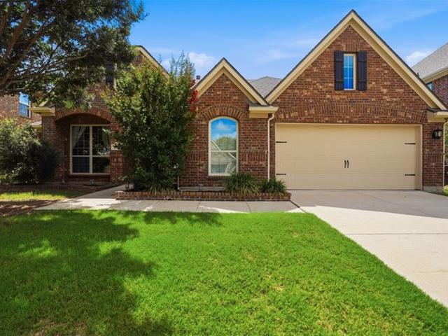 1383 Sandhurst Dr, Roanoke, TX 76262